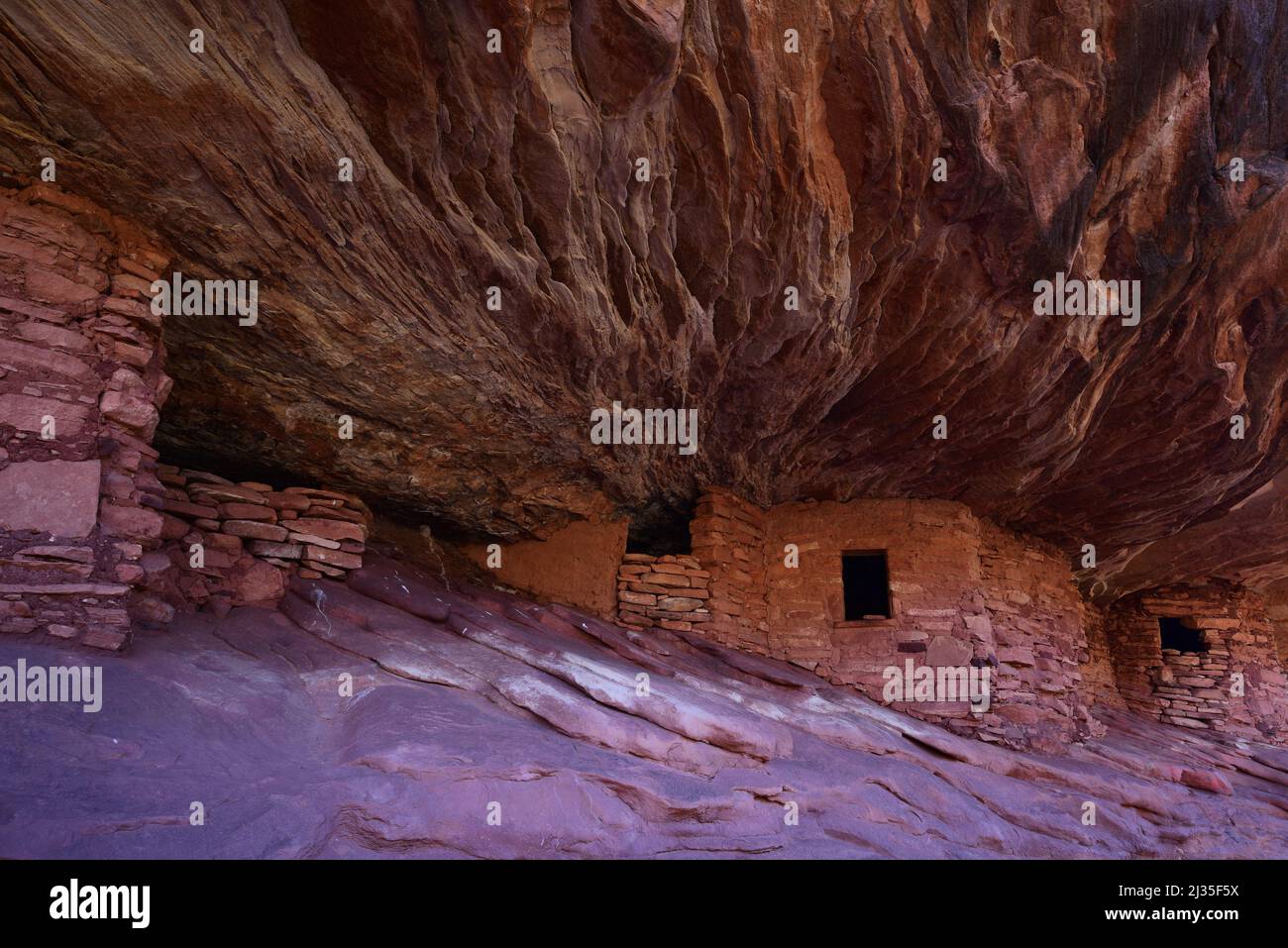 Ancient Puebloan ruins called House On Fire Ruins. Located in Bears ...
