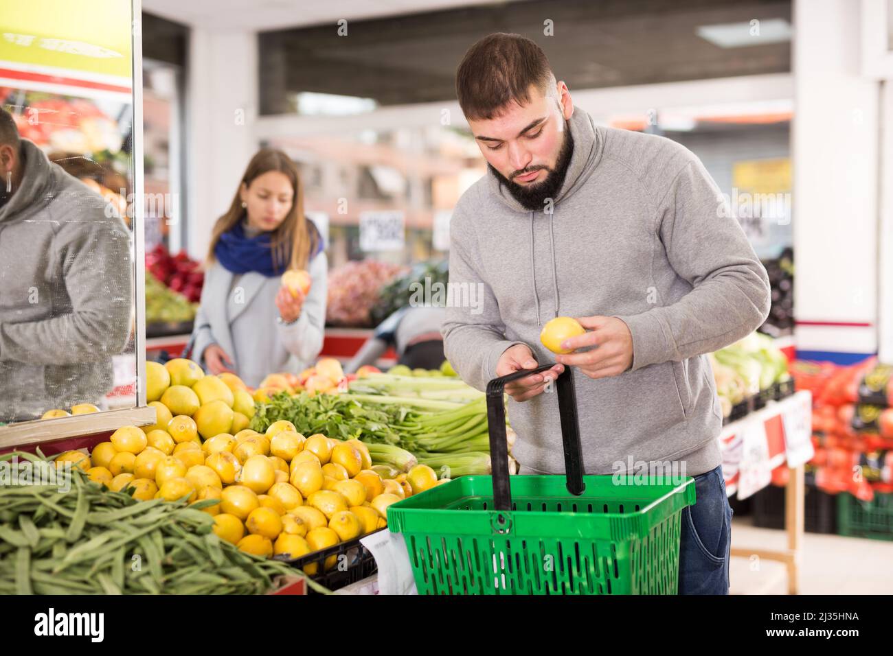 Lemon articles hi-res stock photography and images - Alamy