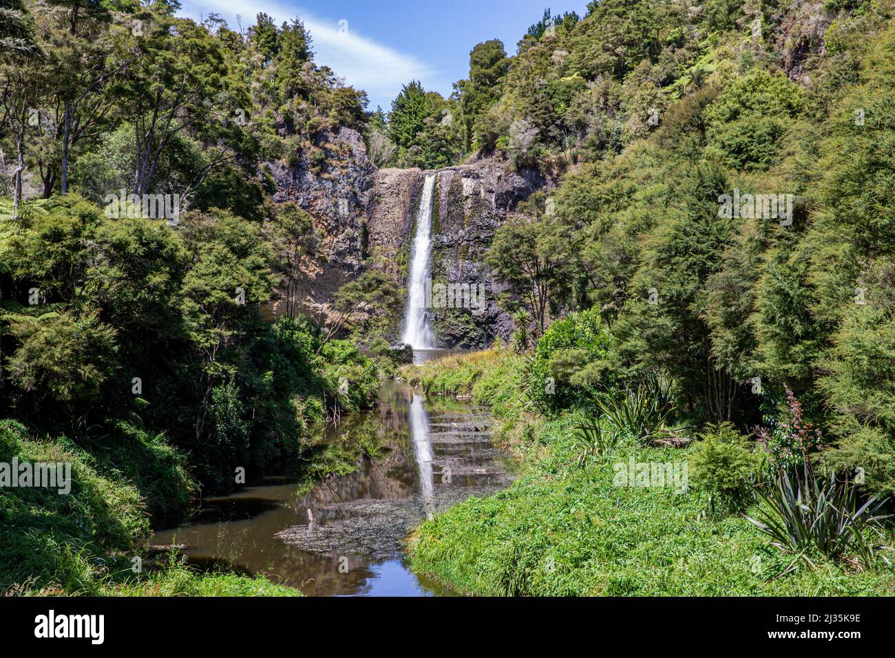 The Hunua Falls are on the Wairoa River in the Auckland Region of New ...