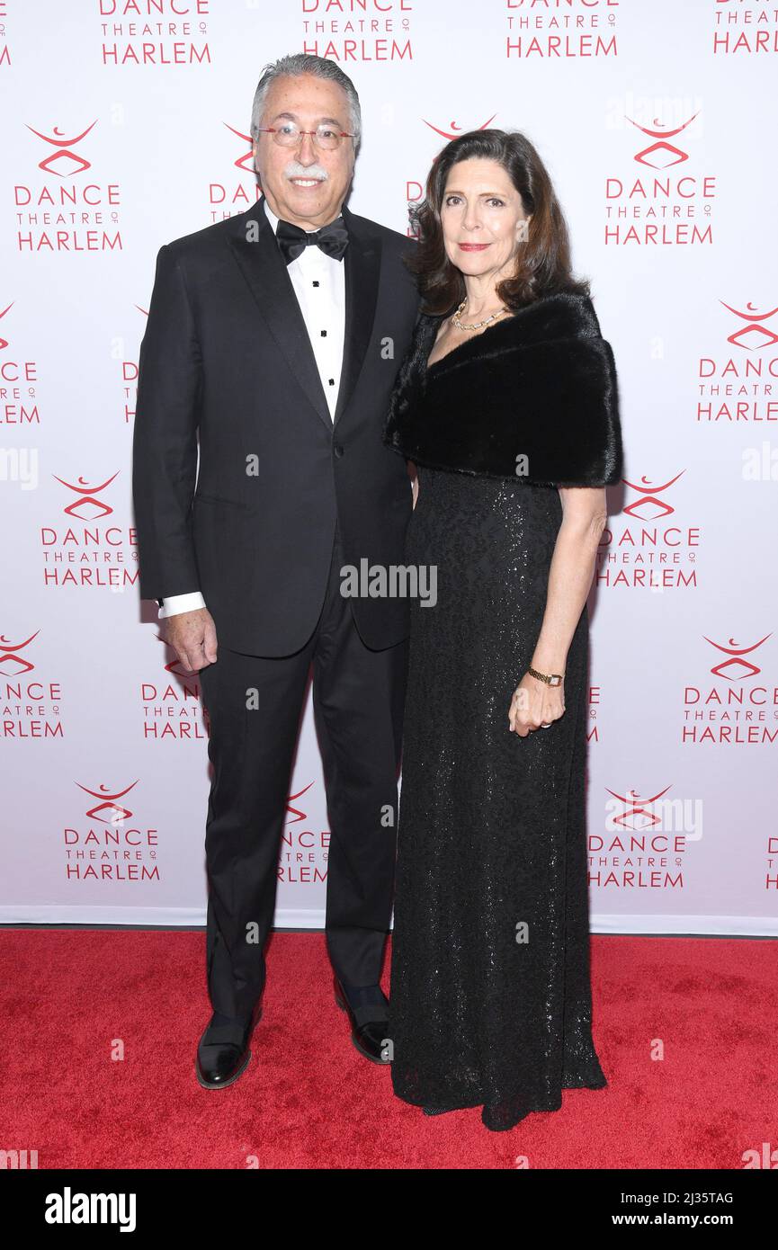 New York, NY, April 5, 2022, (L-R) Dr. Donald Rose and Vicki Rose ...