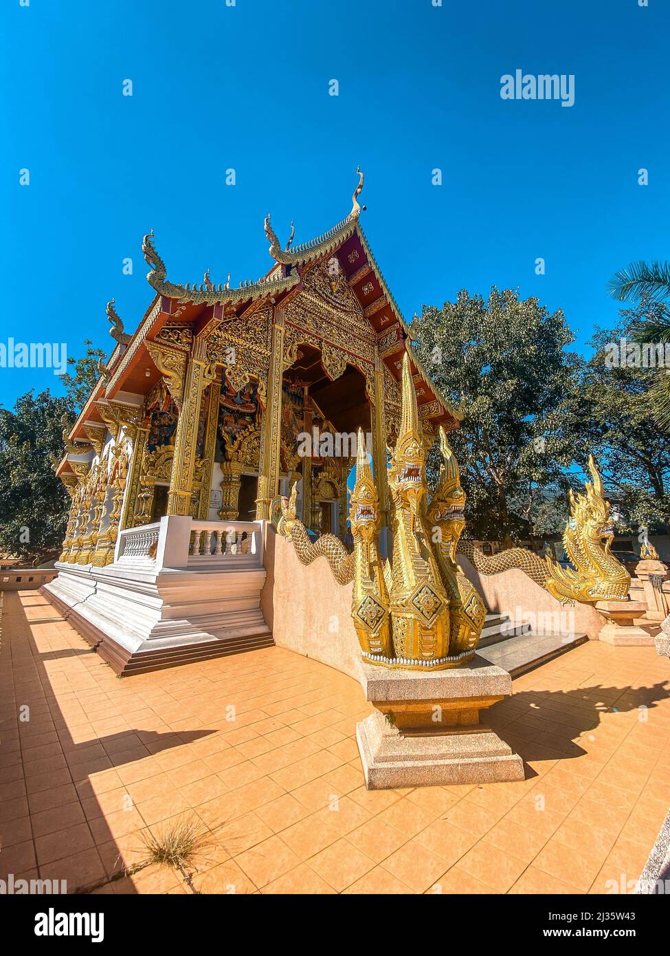 Wat phrathat doi kham temple hi-res stock photography and images - Alamy