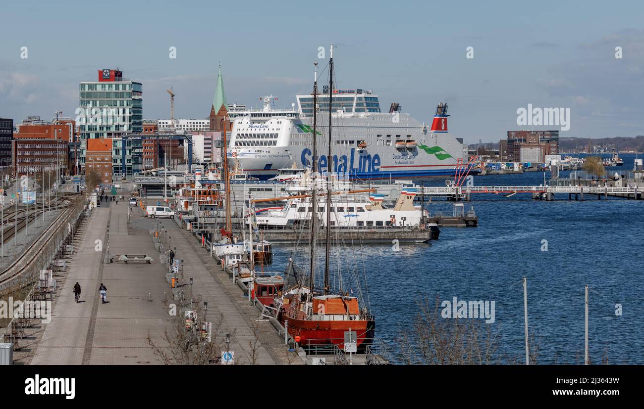 Kiel, Germany. 02nd Apr, 2022. The ferry Stena Scandinavica is moored ...
