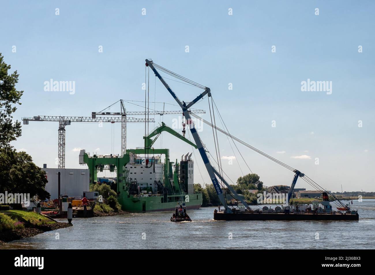 Crane ship matador hi-res stock photography and images - Alamy