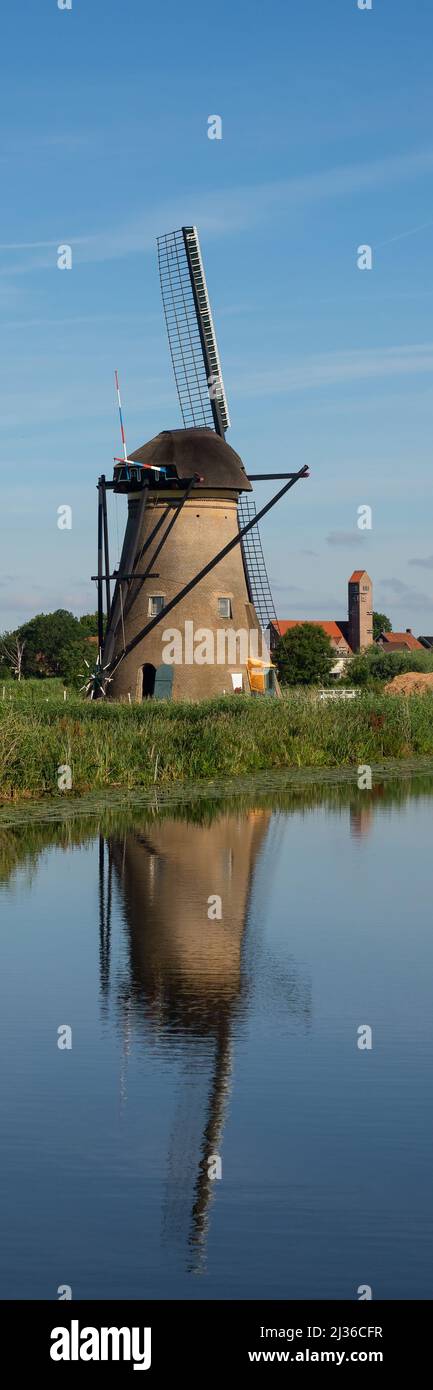 17th century dutch windmills hi-res stock photography and images - Alamy