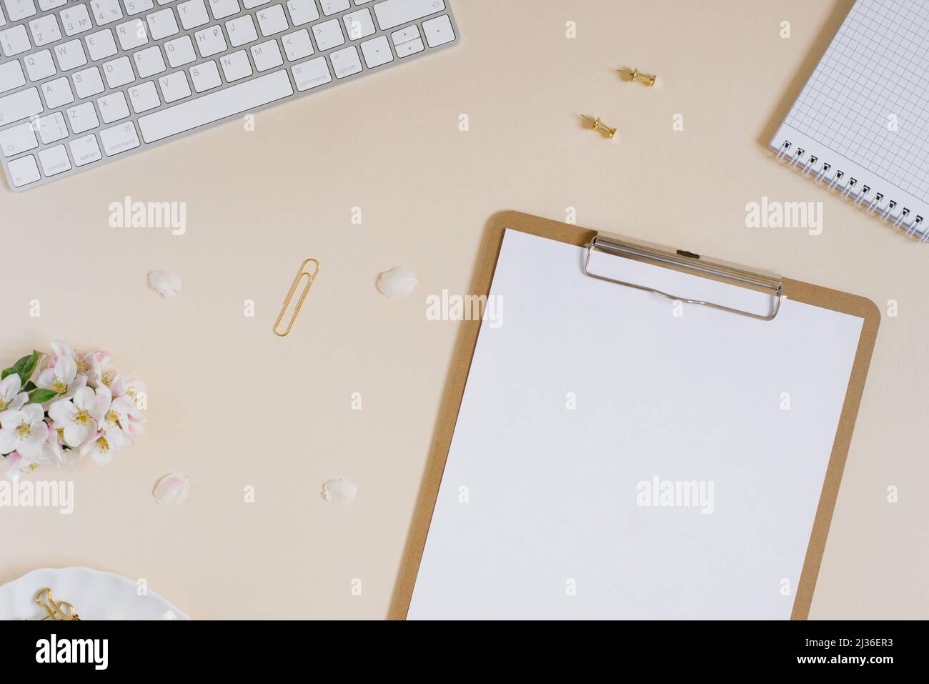 Blank keyboard layout hi-res stock photography and images - Alamy