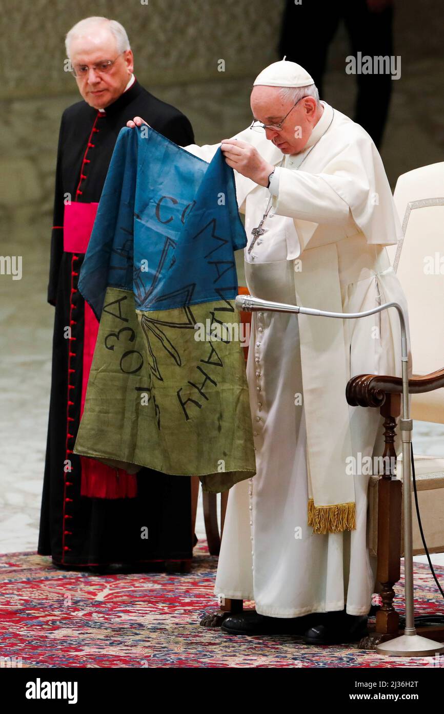 Bucha flag hi-res stock photography and images - Alamy