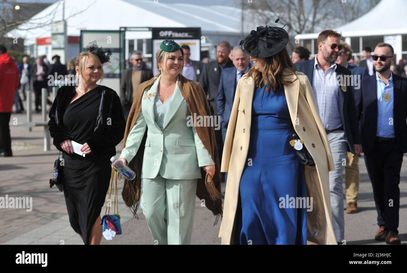 Day Four, Gold Cup Day at Cheltenham Racecourse Gold Cup Festival ...