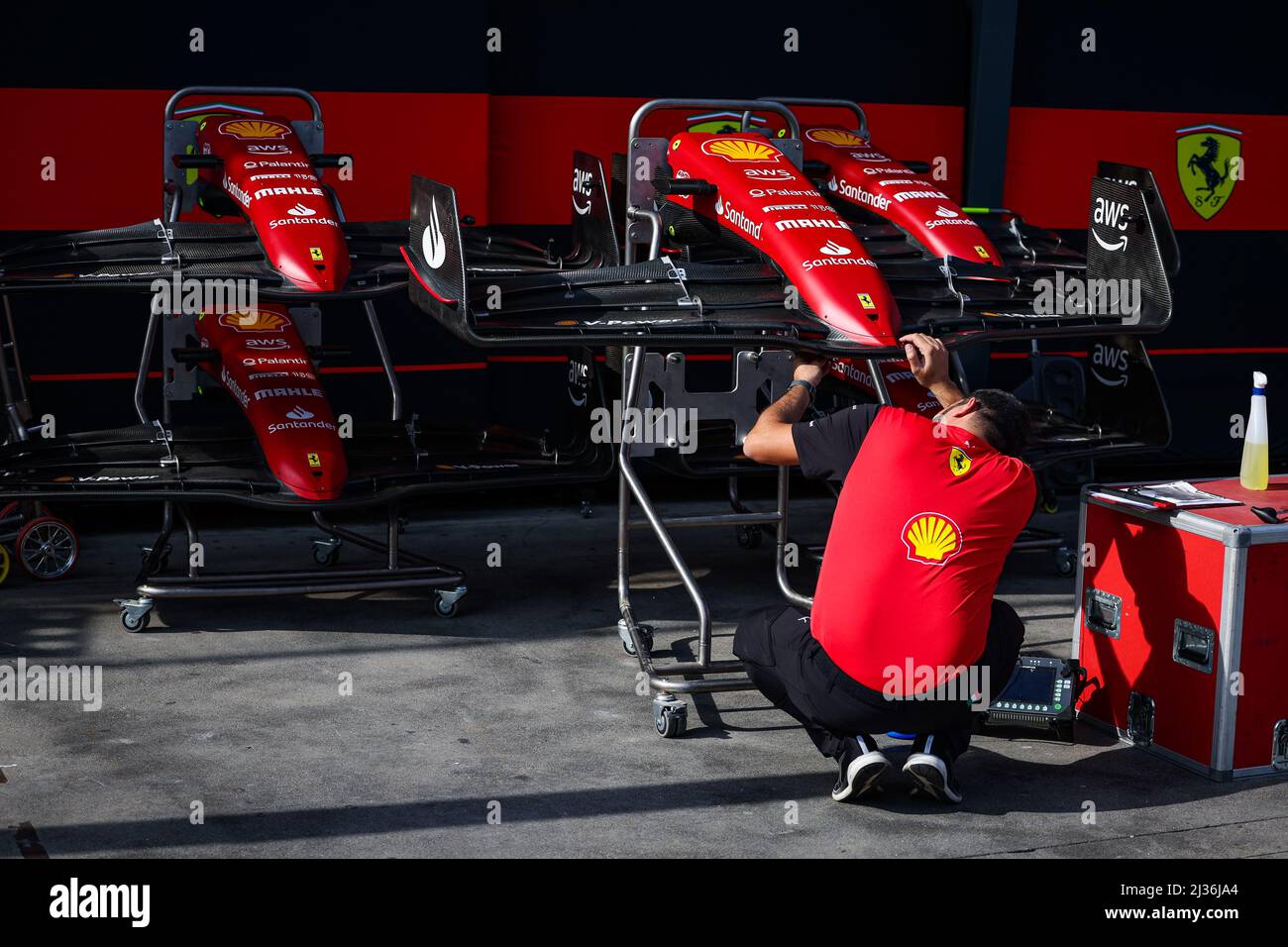 Scuderia Ferrari, ambiance mechanic at work on the front wing during the Formula 1 Heineken ...
