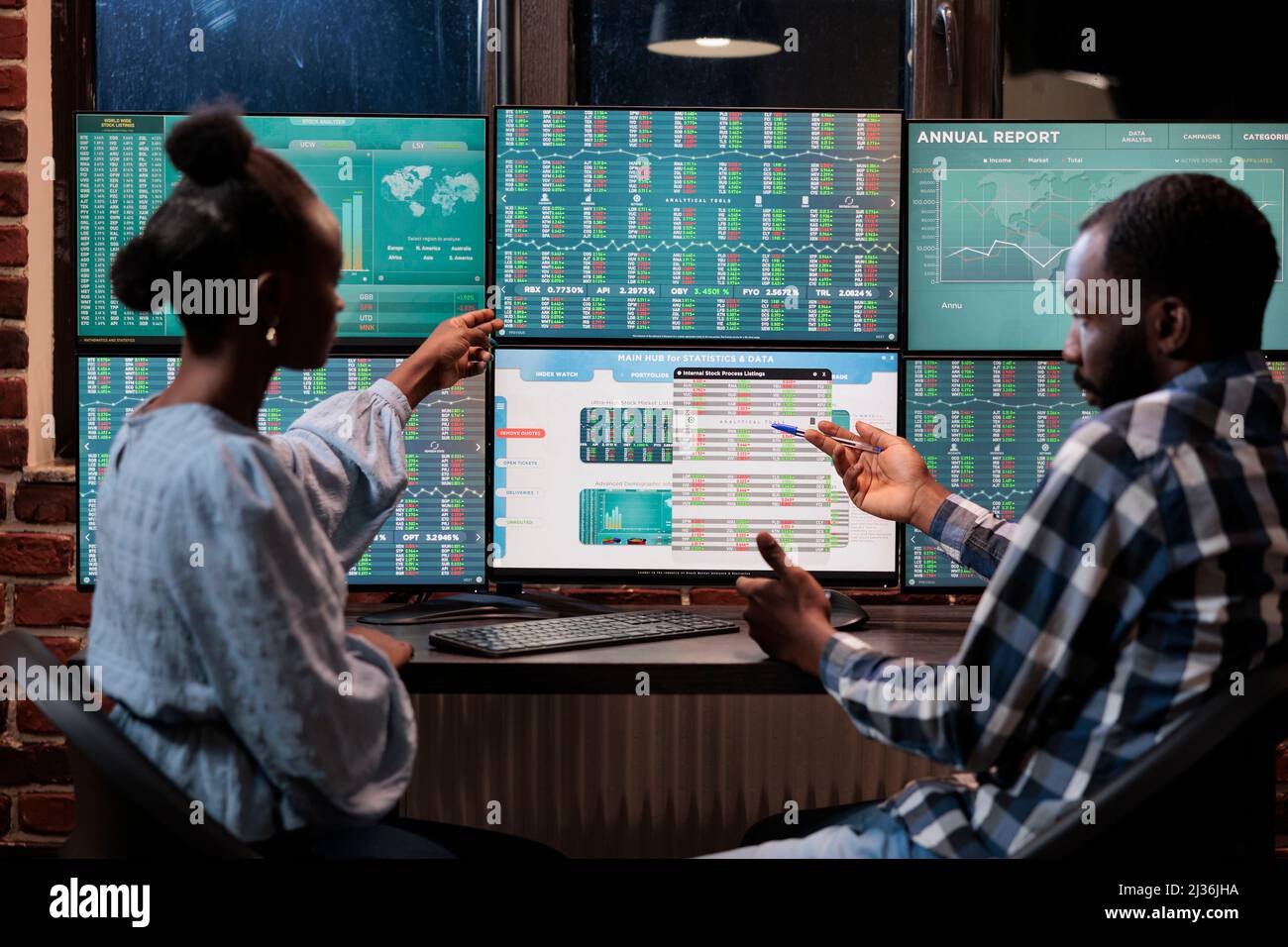 Stock traders african american hi-res stock photography and images - Alamy