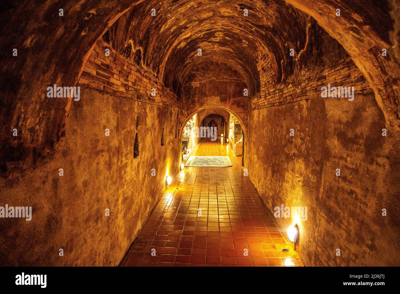 Wat umong park hi-res stock photography and images - Alamy