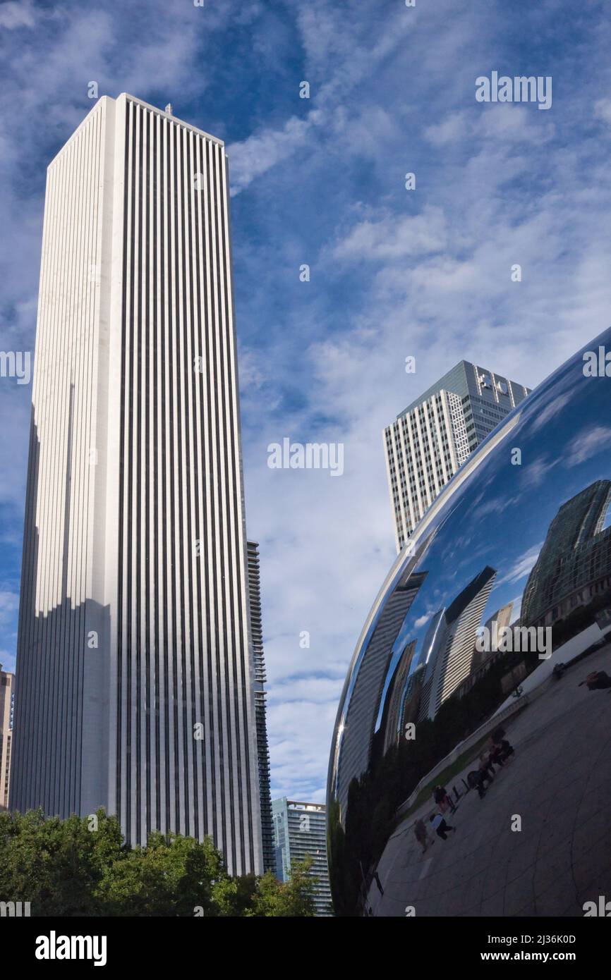 Aon center hi-res stock photography and images - Alamy