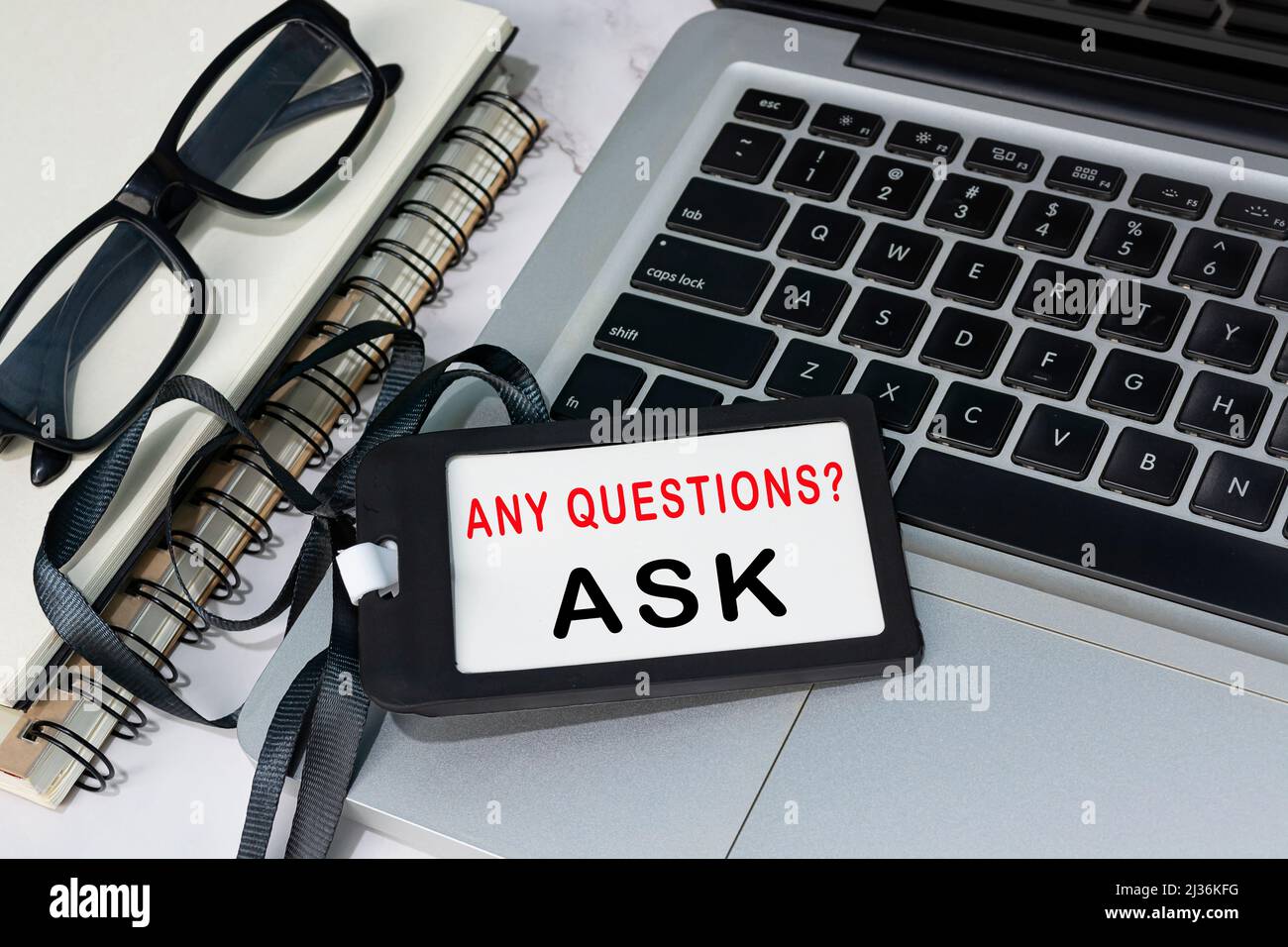 Name tag question mark hi-res stock photography and images - Alamy