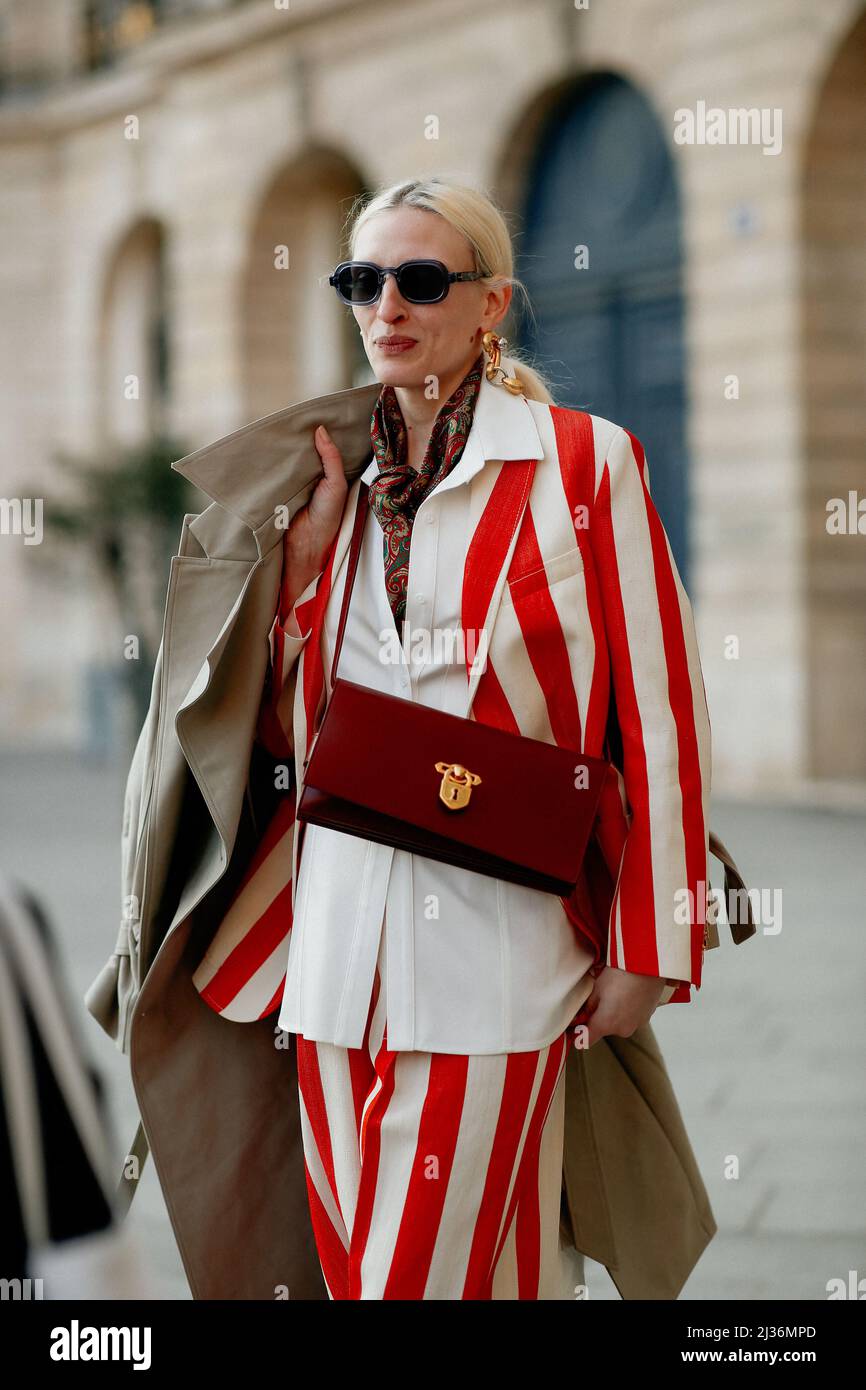 Street style, model Maggie Maurer arriving at Schiaparelli Fall-Winter ...