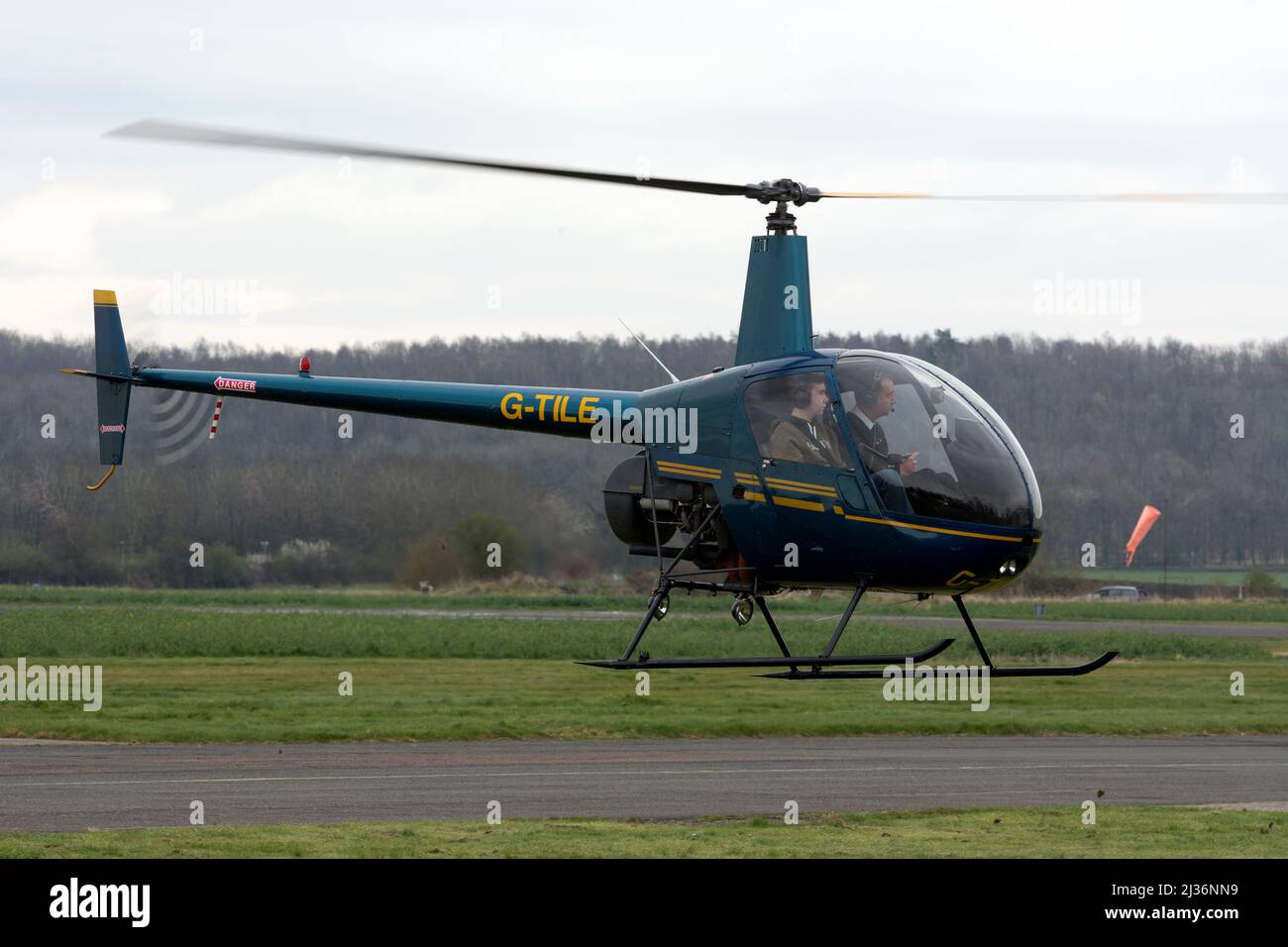 Robinson R22 Beta helicopter (G-TILE) at Wellesbourne Airfield ...