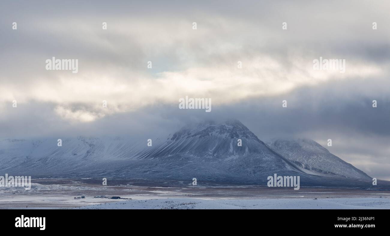 Icelandic mountain landscape ice and snow Stock Photo - Alamy