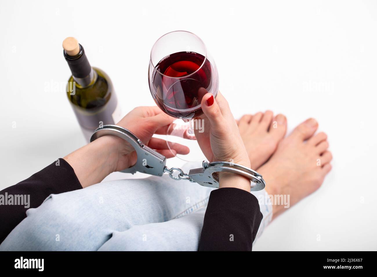 the concept of female alcohol addiction Stock Photo - Alamy