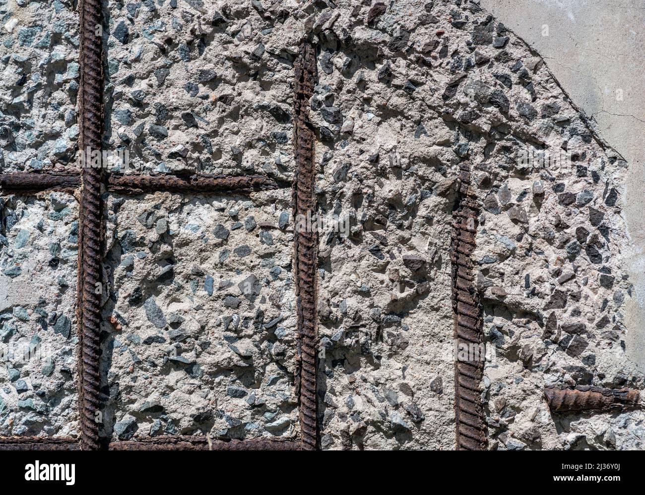 Old concrete walls with armature Stock Photo - Alamy