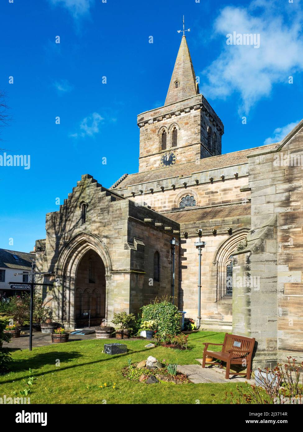 Holy trinity church st andrews hi-res stock photography and images - Alamy