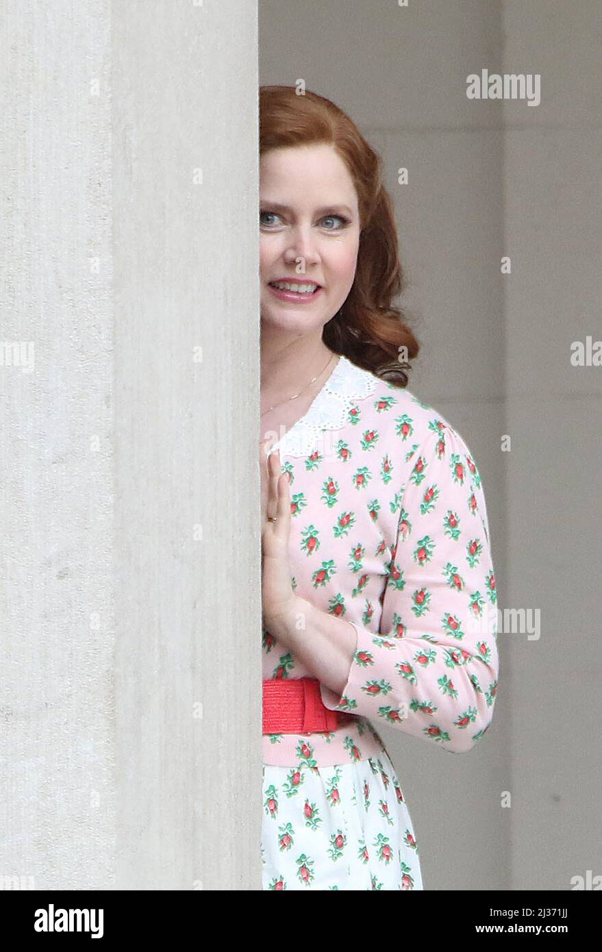 Disenchanted amy adams hi-res stock photography and images - Alamy