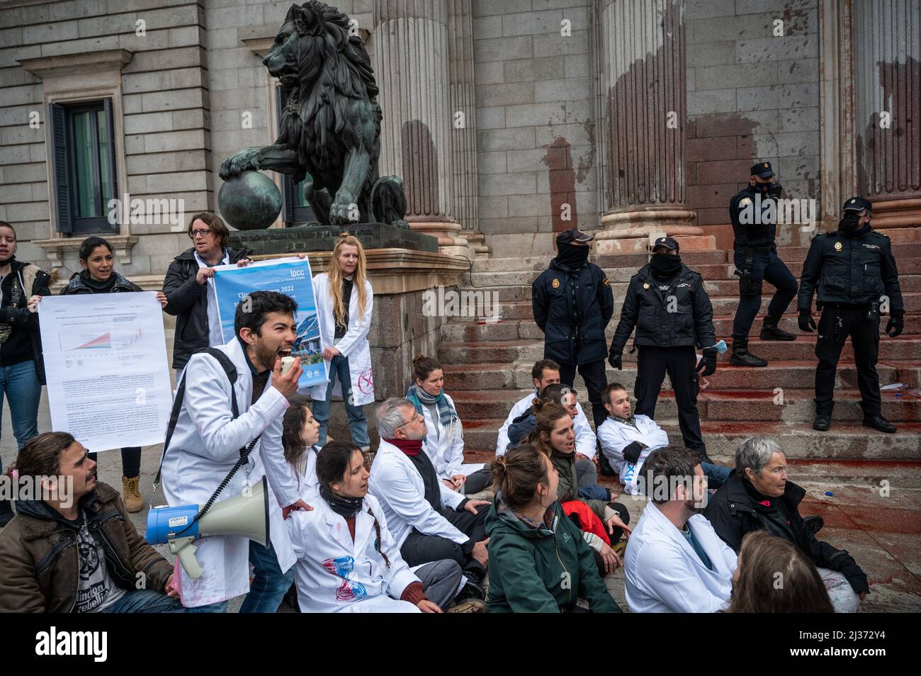Scientist rebellion protest hi-res stock photography and images - Alamy