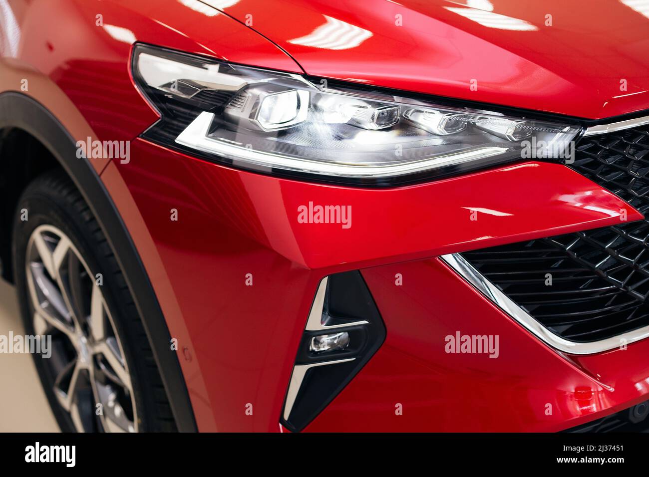 Headlight reflection hi-res stock photography and images - Alamy