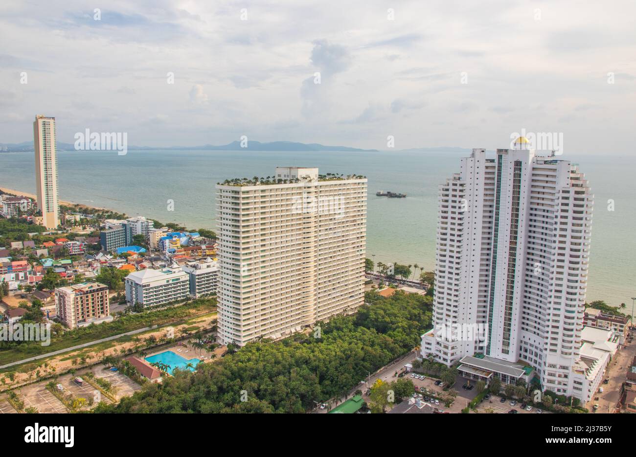 50 floors buildings hi-res stock photography and images - Alamy