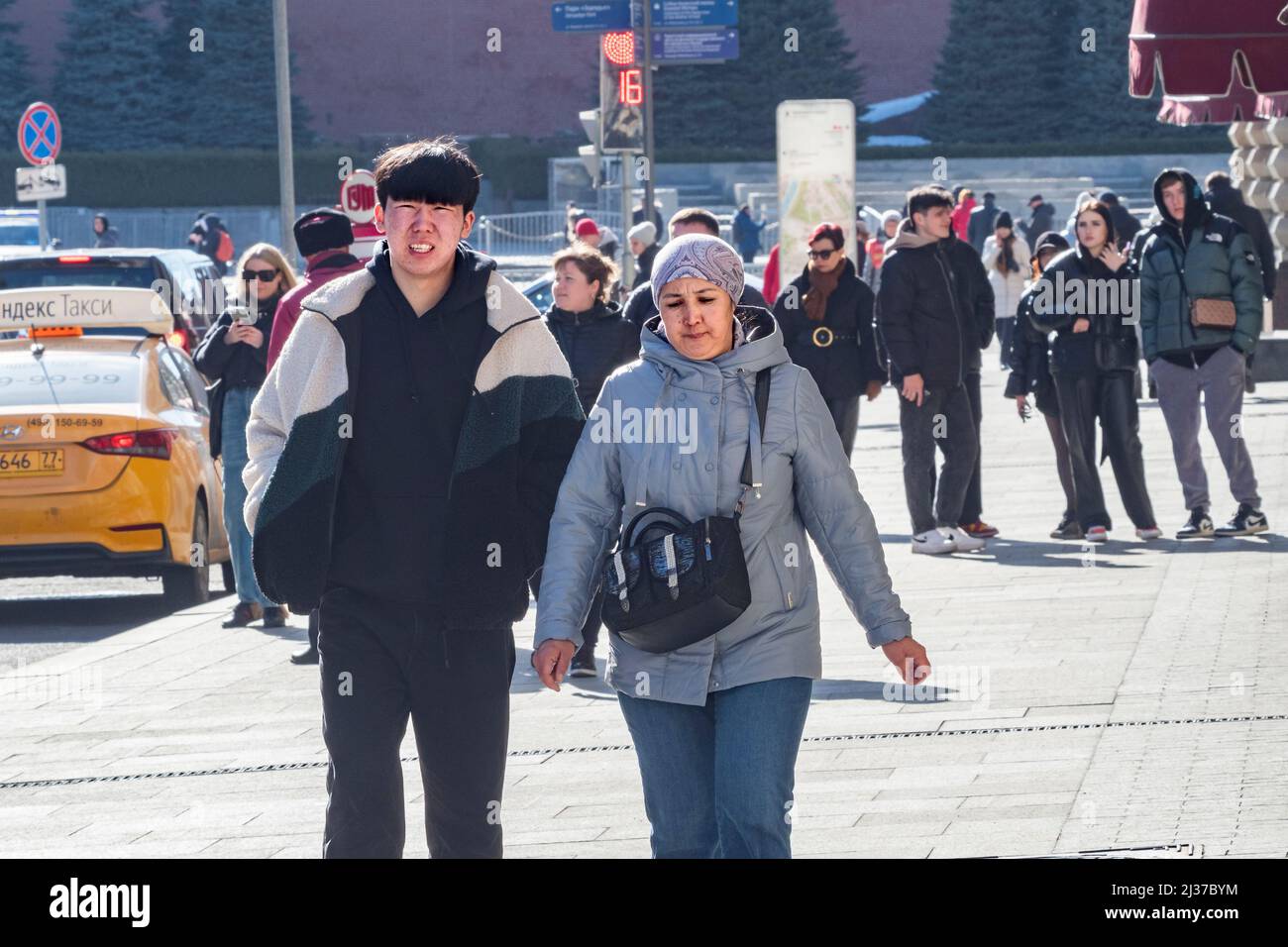 Russia, Moscow. Local residents on a street Stock Photo - Alamy