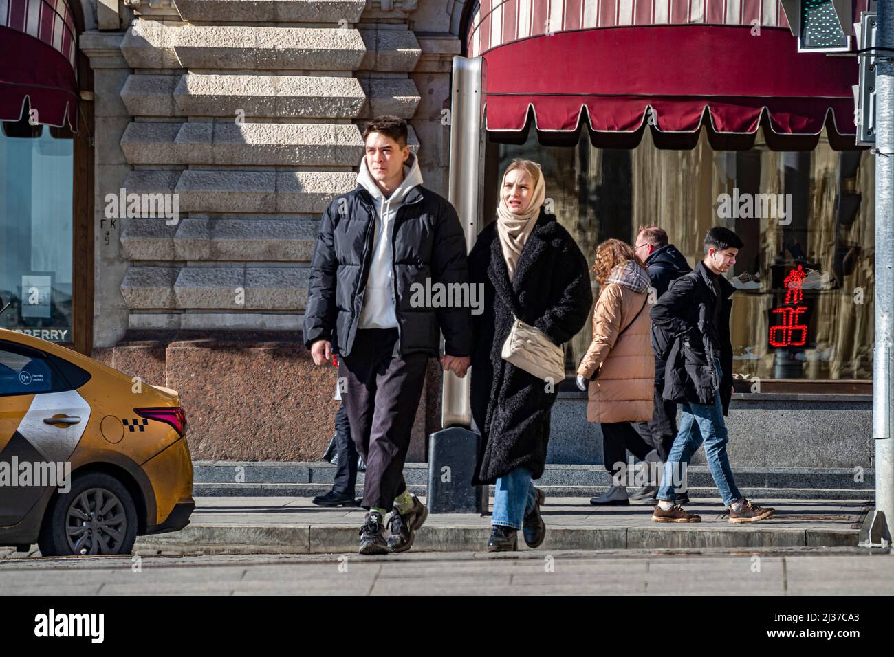 Russia, Moscow. Local residents on a street Stock Photo - Alamy