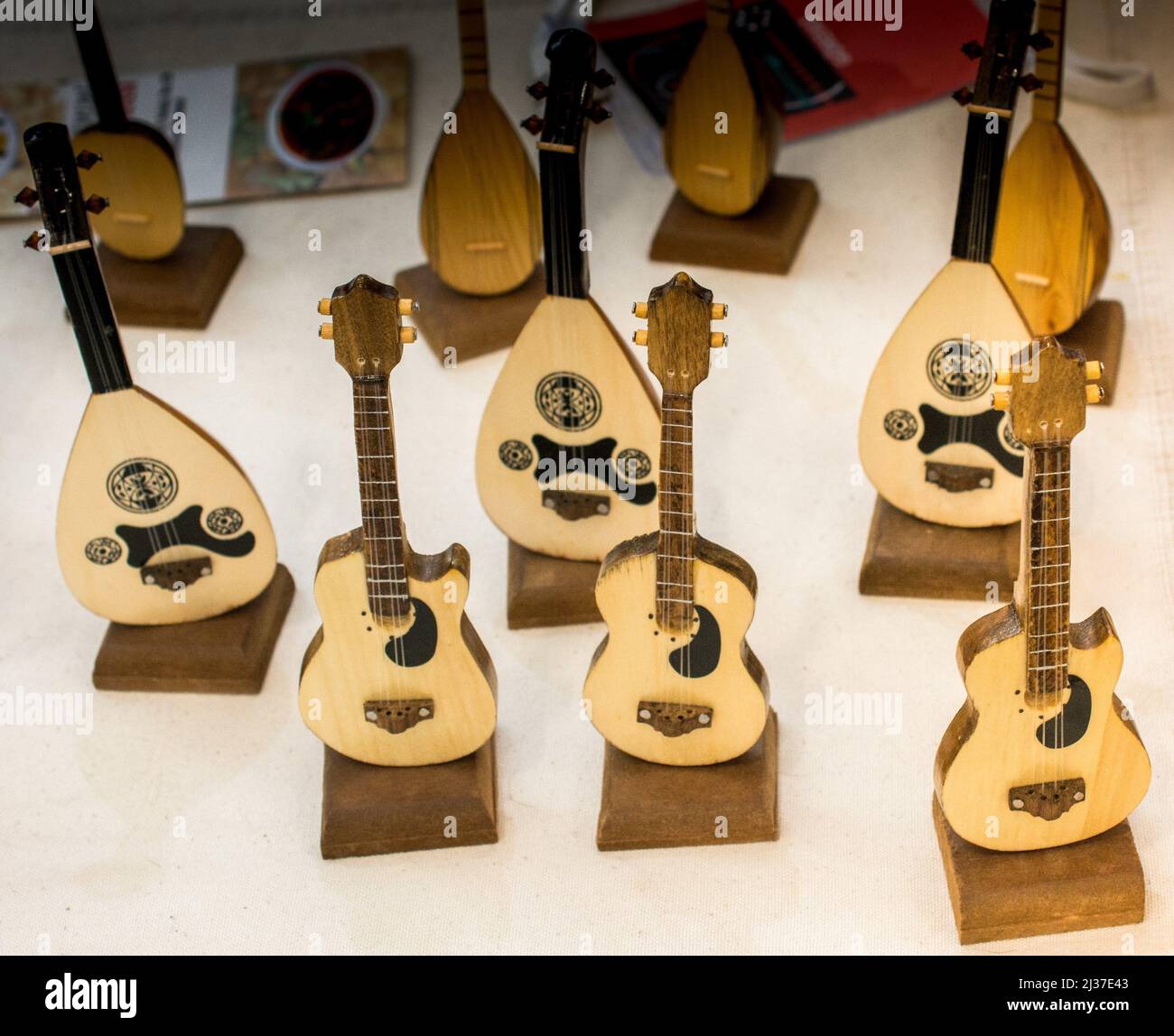 Guitar backgrounds hi-res stock photography and images - Alamy