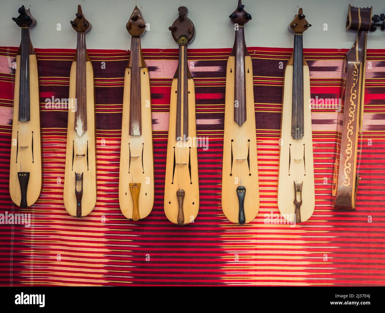 Music instruments models hi-res stock photography and images - Alamy