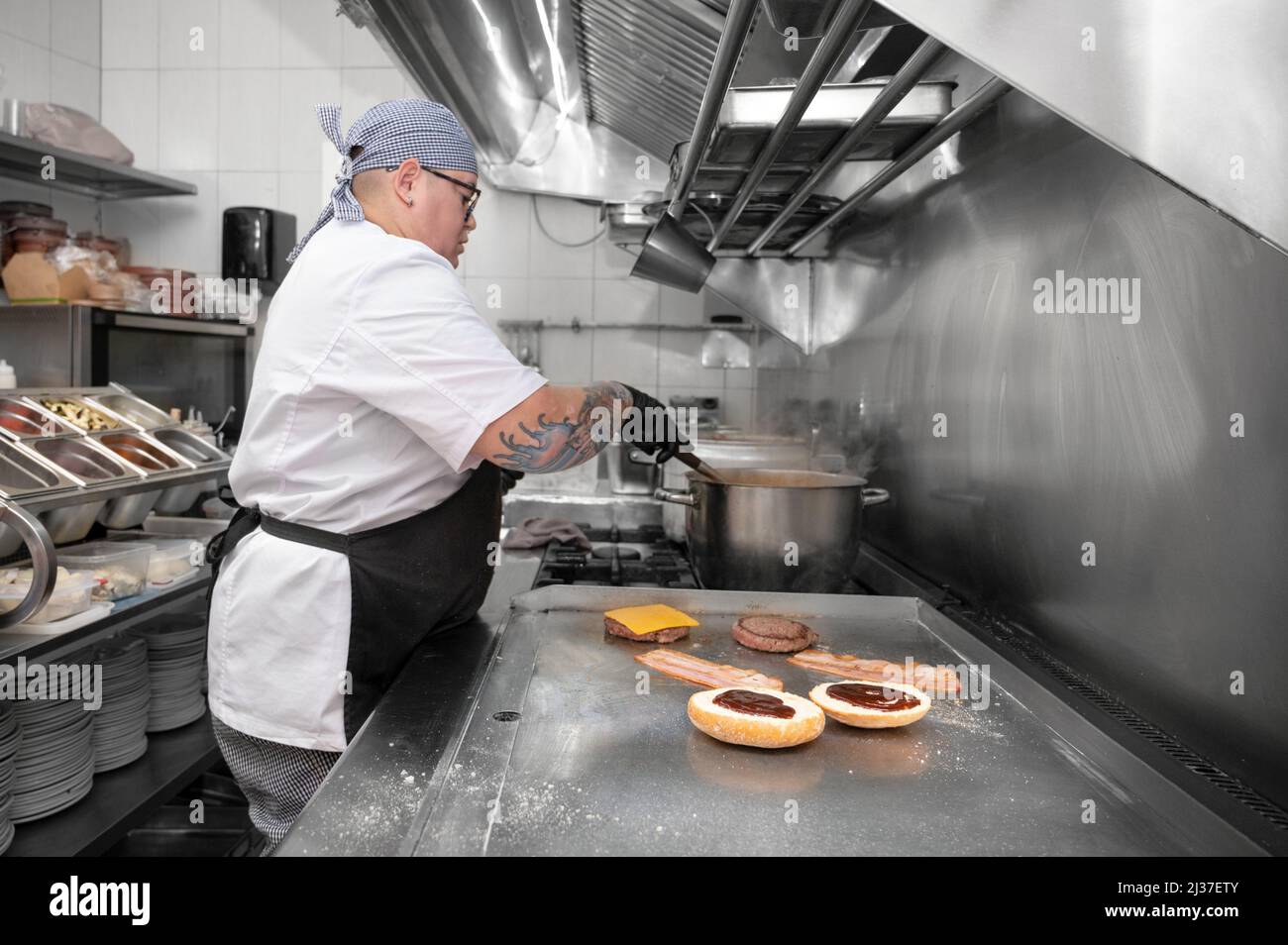 Kitchen work grill hi-res stock photography and images - Alamy