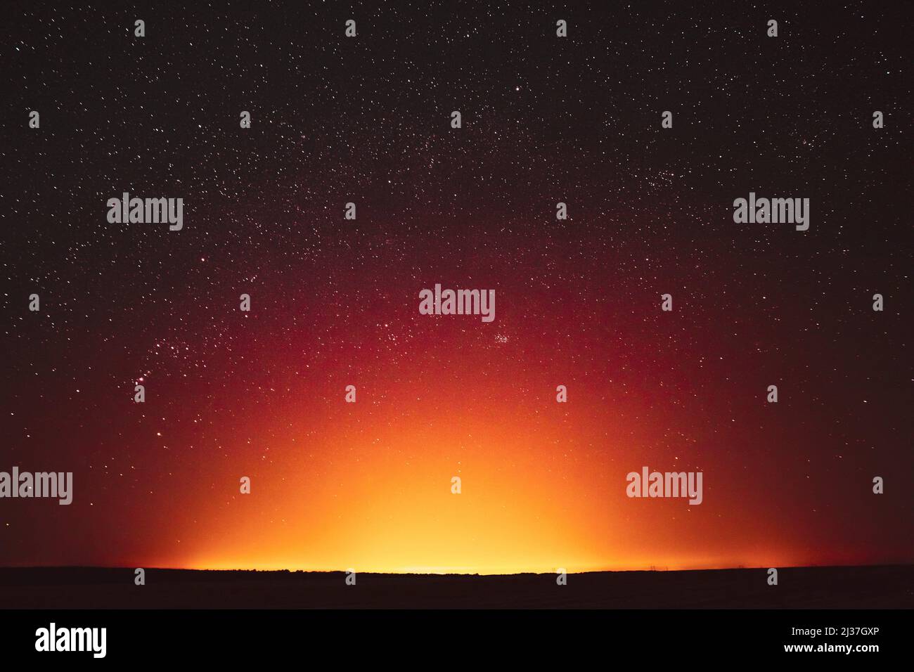 Orange and yellow sky at night hi-res stock photography and images - Alamy