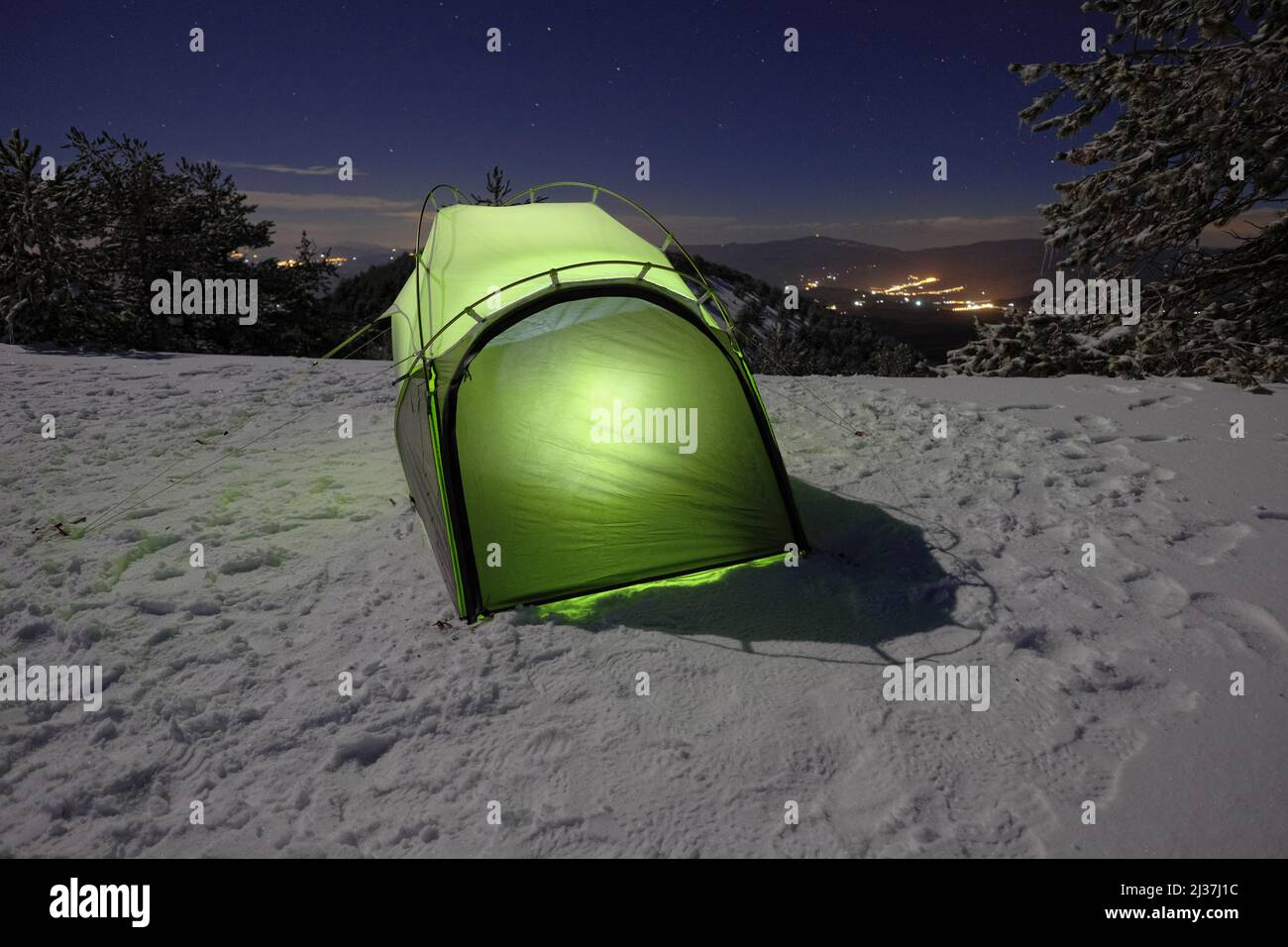 Green tent night hi-res stock photography and images - Alamy