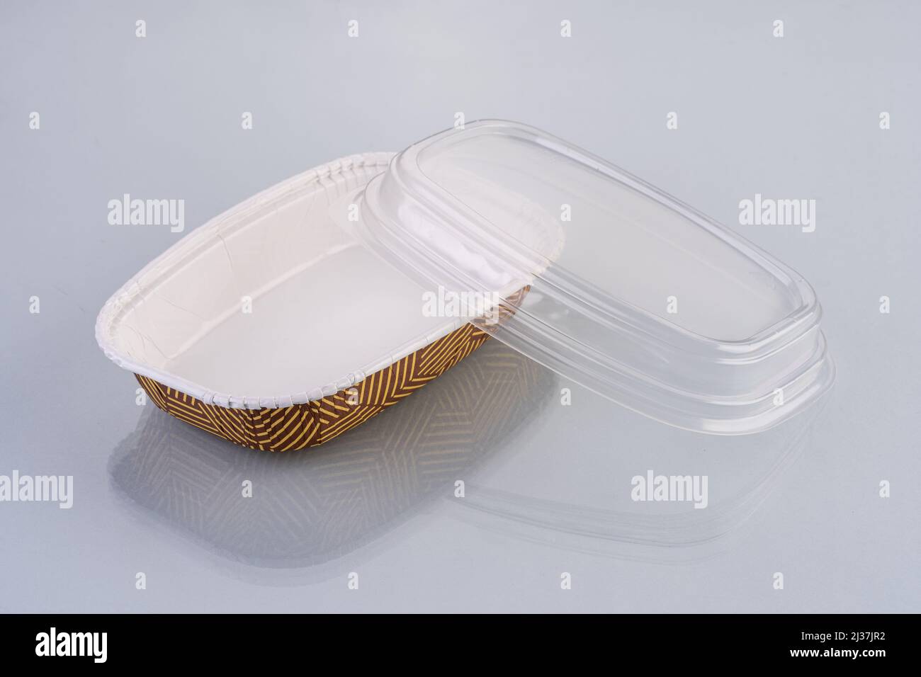 Cartoon brown boxes & plates for food & Salad with different sizes ...