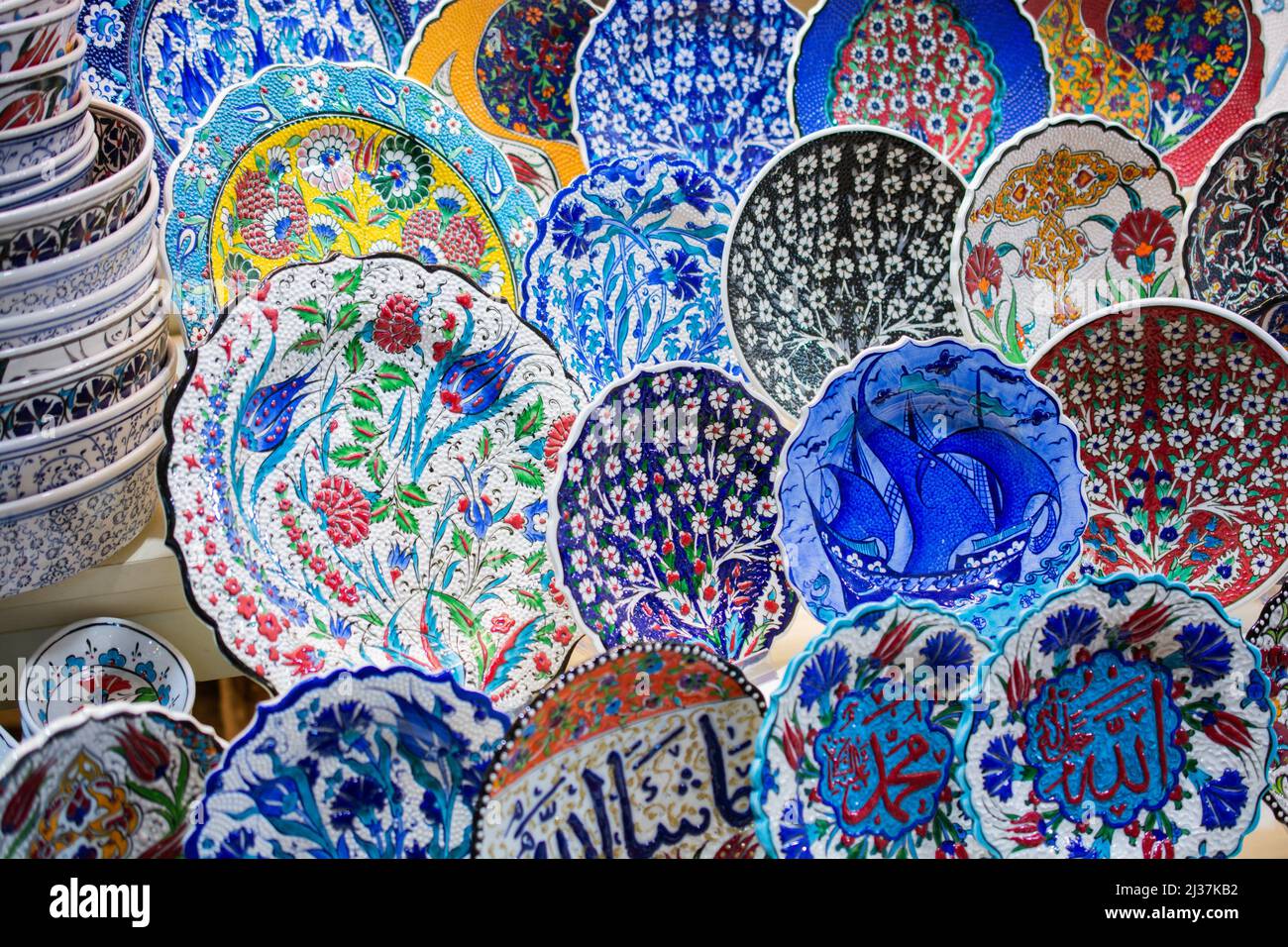 Ceramic art plates hi-res stock photography and images - Alamy