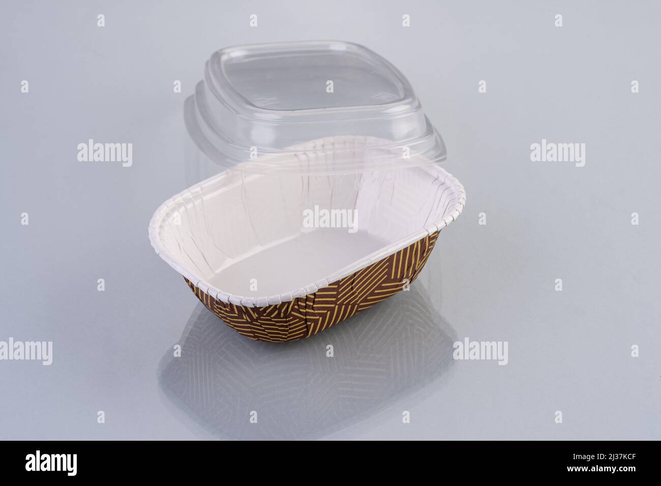 Cartoon brown boxes & plates for food & Salad with different sizes ...