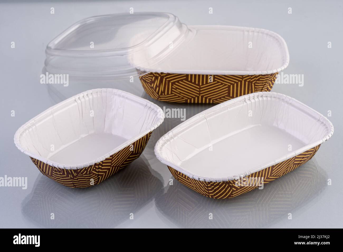 Cartoon brown boxes & plates for food & Salad with different sizes ...