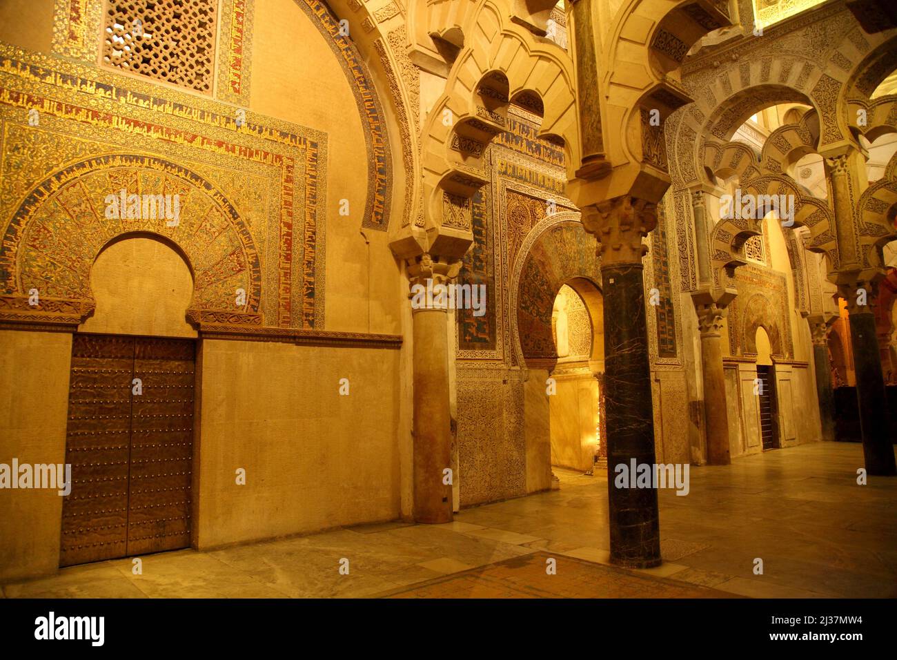 Worship doors hi-res stock photography and images - Alamy