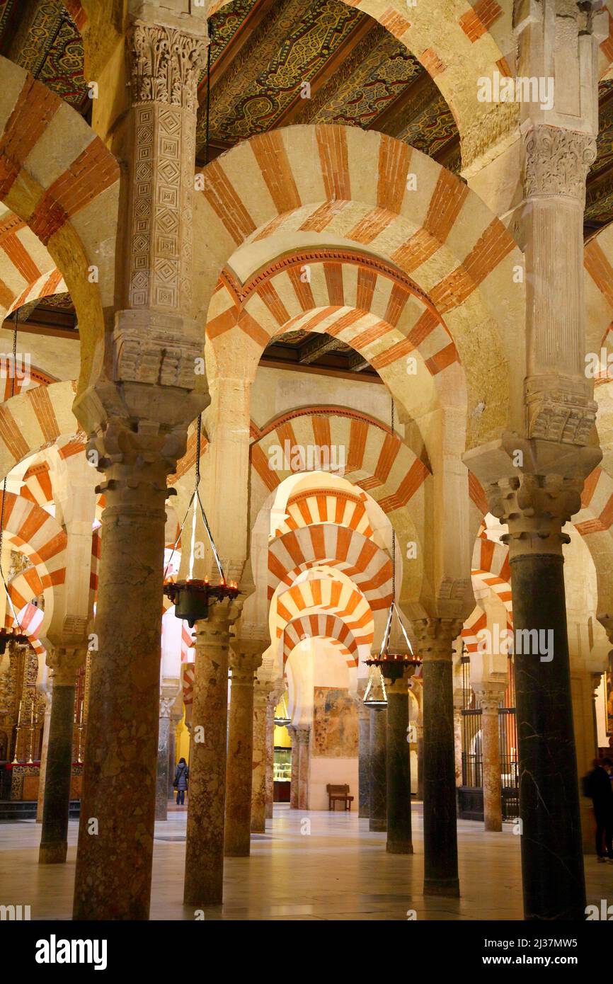 Hypostyle hall cordoba hi-res stock photography and images - Alamy