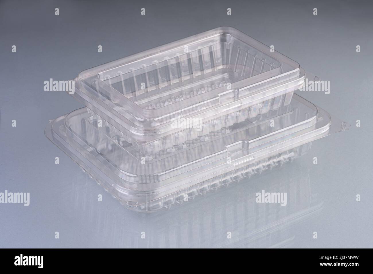 Plastic food containers sizes hi-res stock photography and images - Alamy