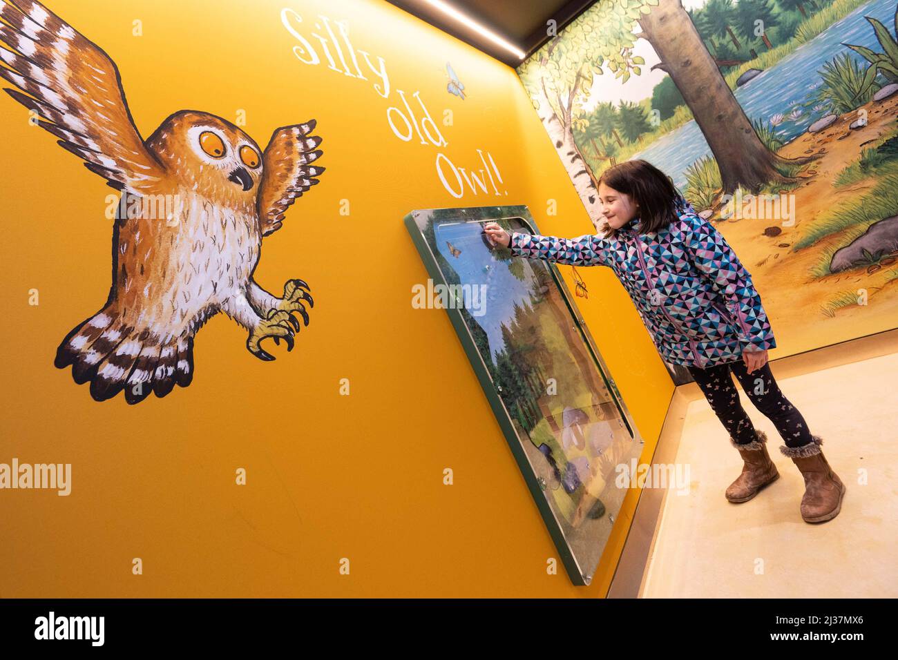 EDITORIAL USE ONLY Member of Twycross Zoo, Lily-Jean Morales, seven ...