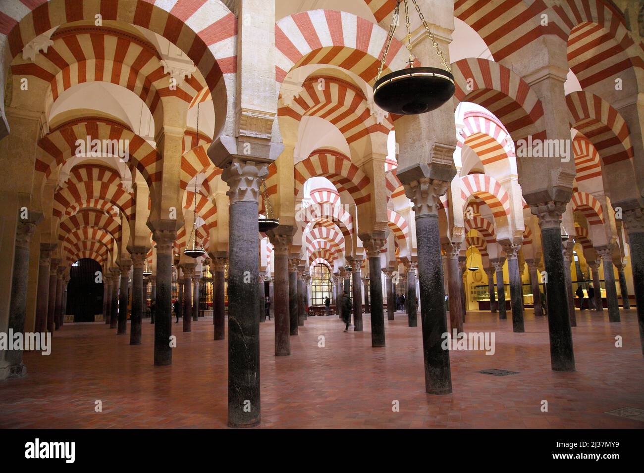Hypostyle hall cordoba hi-res stock photography and images - Alamy