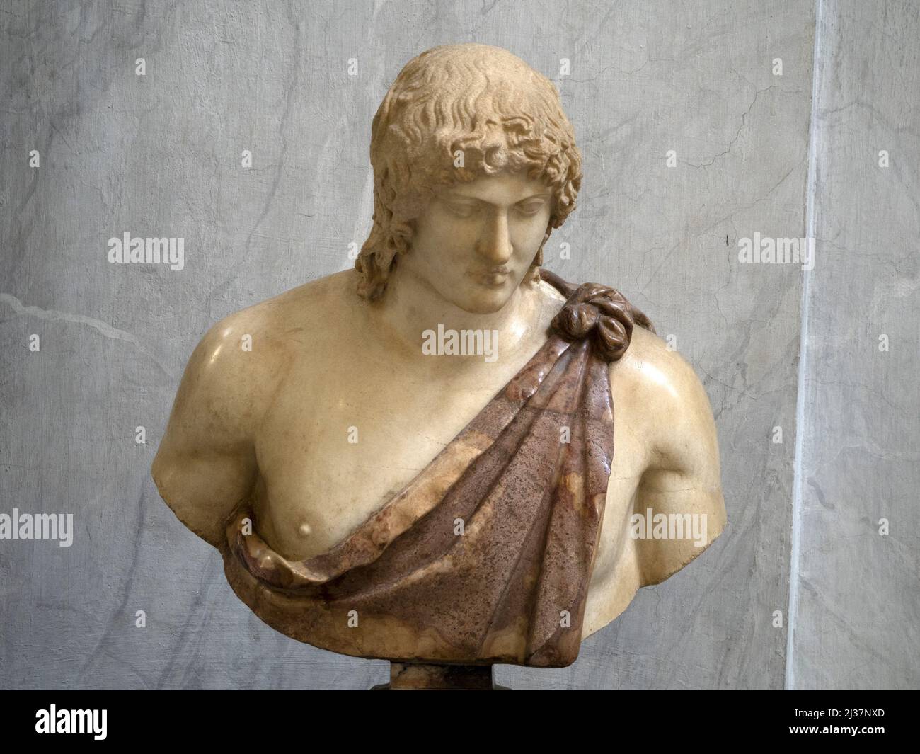 old marble roman figure sculpture statue detail Stock Photo - Alamy
