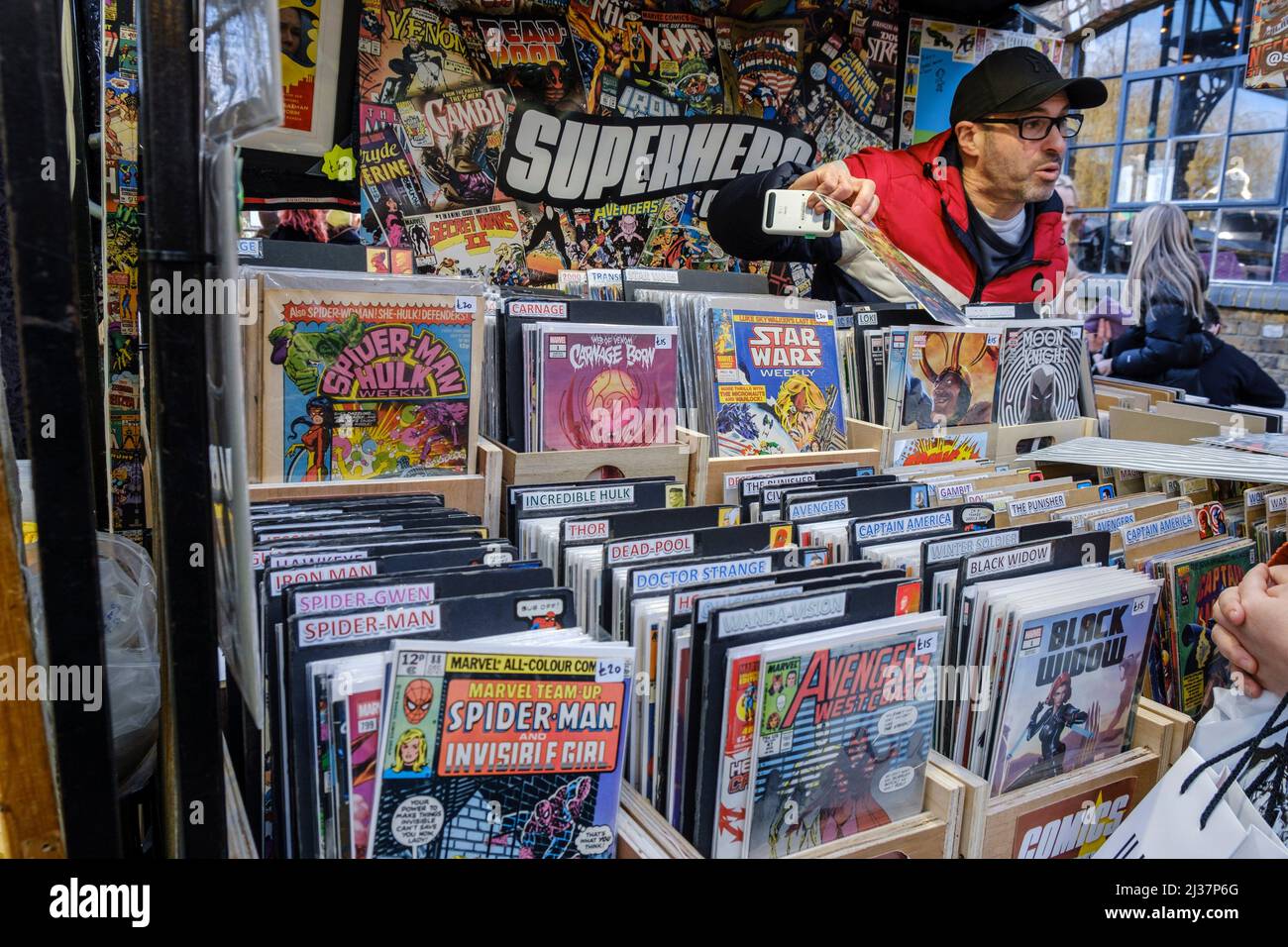 Comic shop hi-res stock photography and images - Alamy