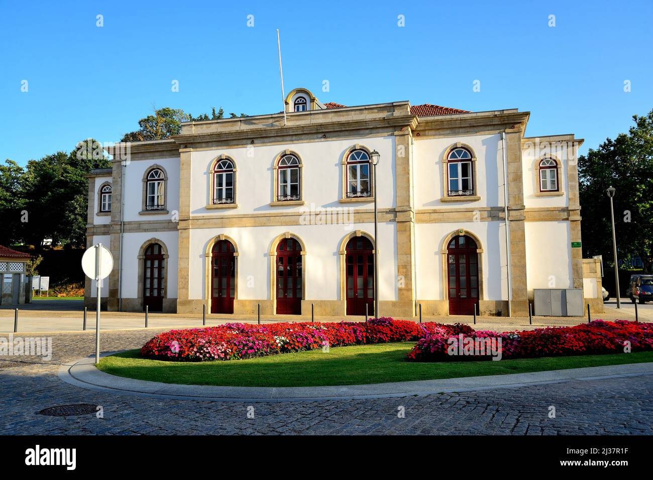 Strong building structure hi-res stock photography and images - Alamy