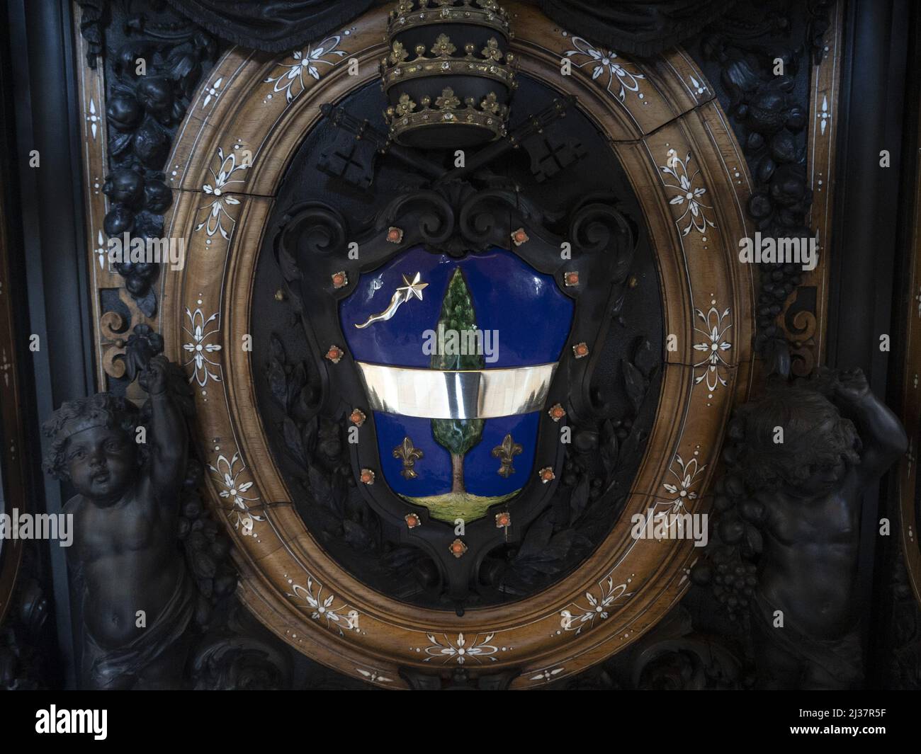 pope star and tree symbol detail Stock Photo - Alamy