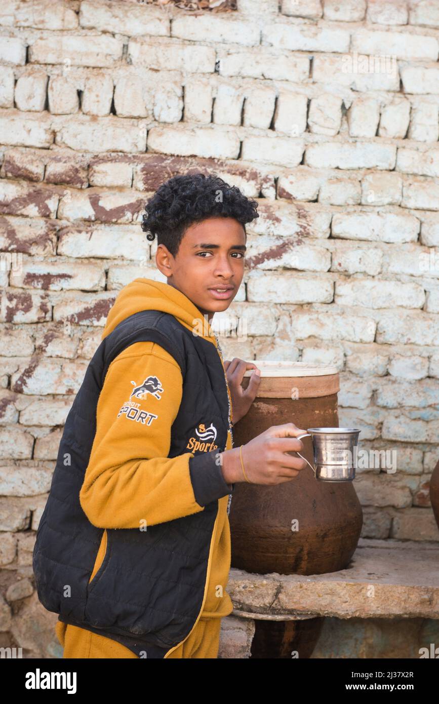 Teenager thirst hi-res stock photography and images - Alamy