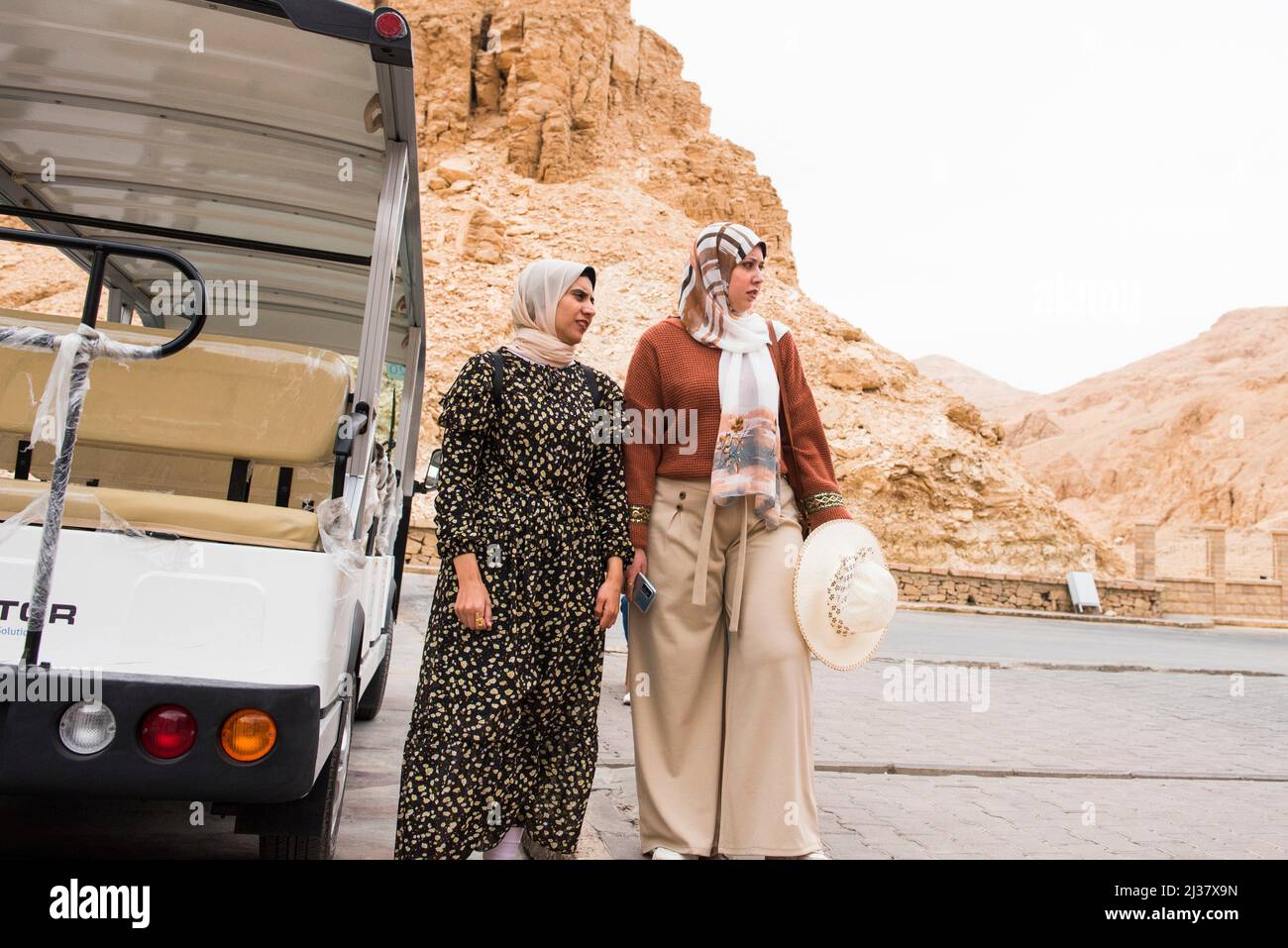 Valley of the nile people egypt hi-res stock photography and images - Alamy