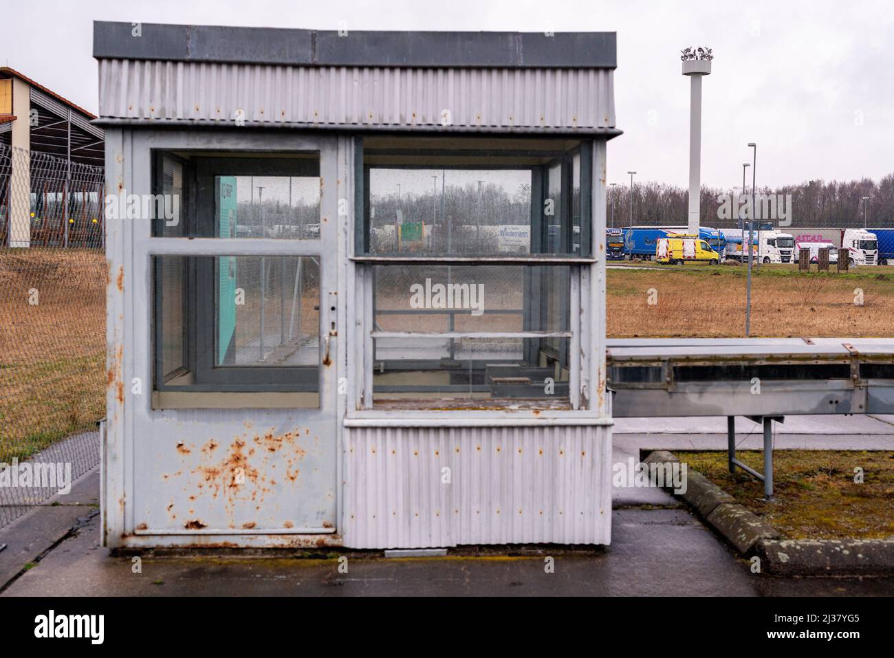 Autobahn check hi-res stock photography and images - Alamy