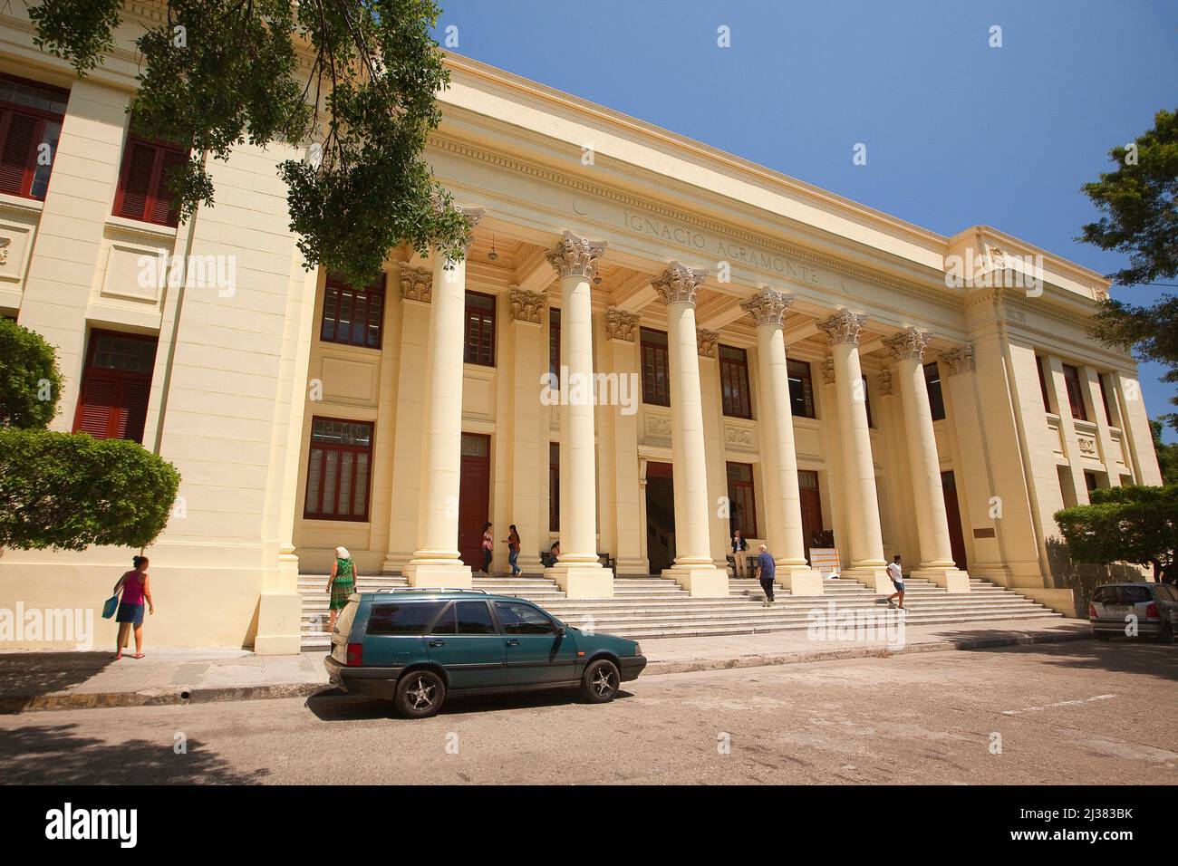 Habana university havana cuba hi-res stock photography and images - Alamy